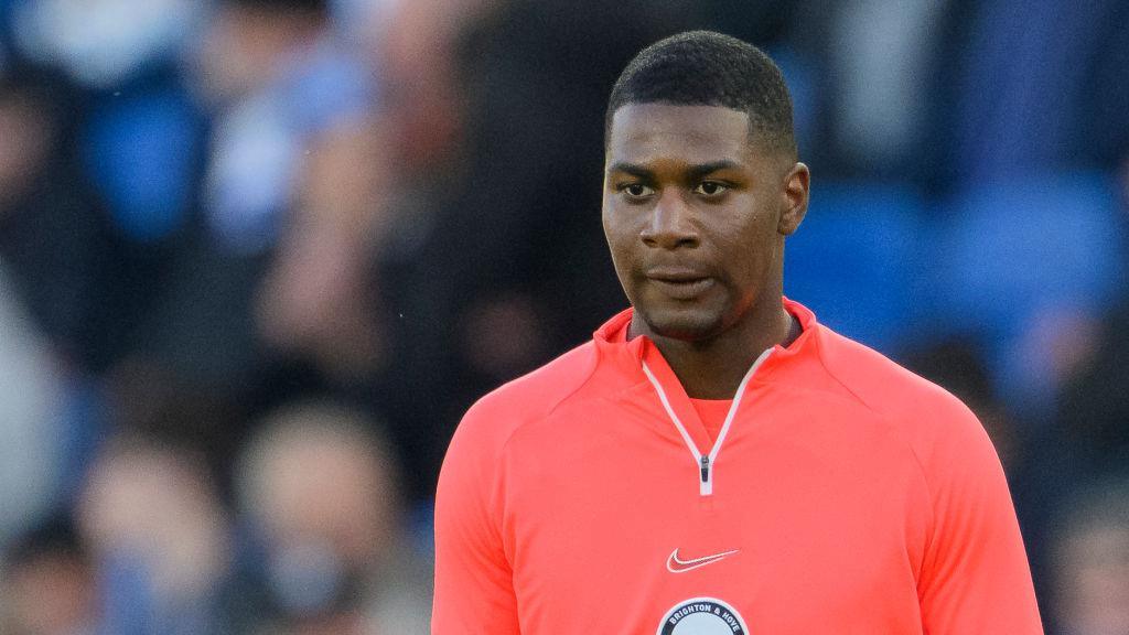 Offiah agrees new deal and loan move - BBC Sport