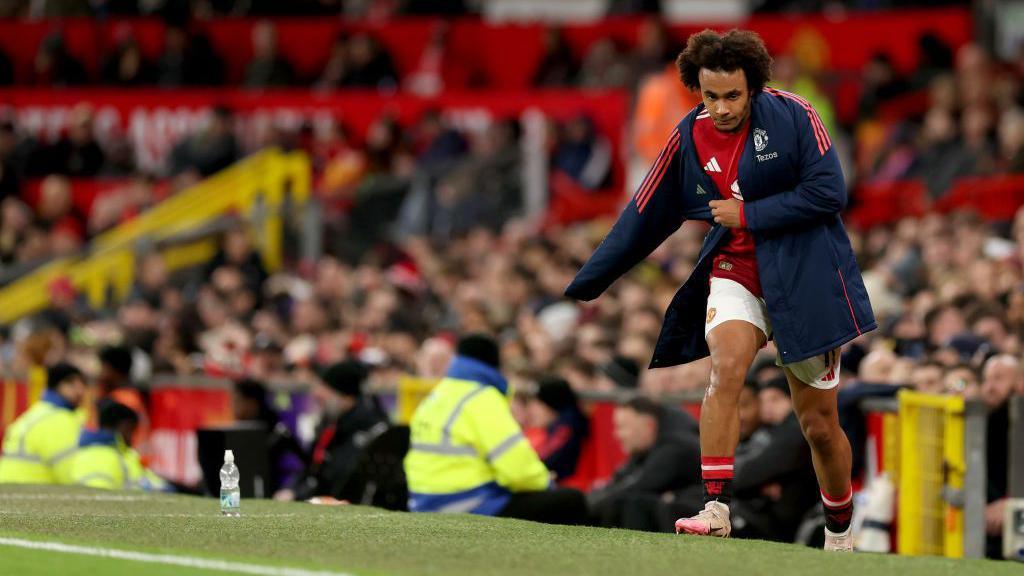 Man Utd podcast: Will Zirkzee bounce back? - BBC Sport