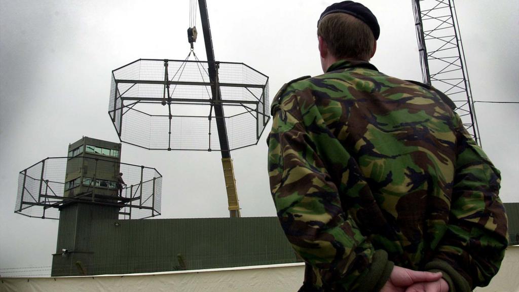 Army observation towers in South Armagh dismantled - BBC