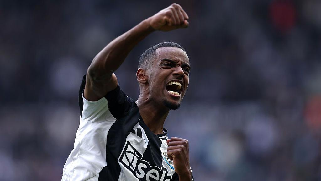 Liverpool news: Reds agree £125m deal for Isak - have your say - BBC Sport