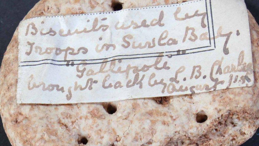 Two WW1 biscuits sell for £290 at Suffolk auction - BBC News