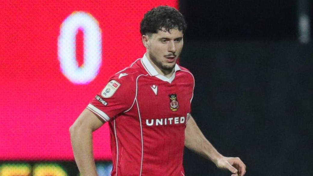 Wrexham news: Liberato Cacace keen to repay boss Phil Parkinson's faith ...