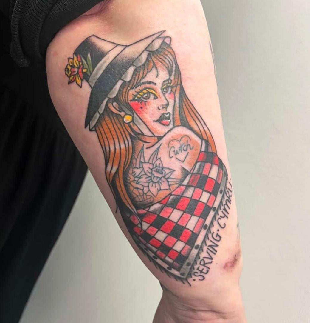 Welsh lady tattoos give a modern slant on a centuries-old image - BBC News
