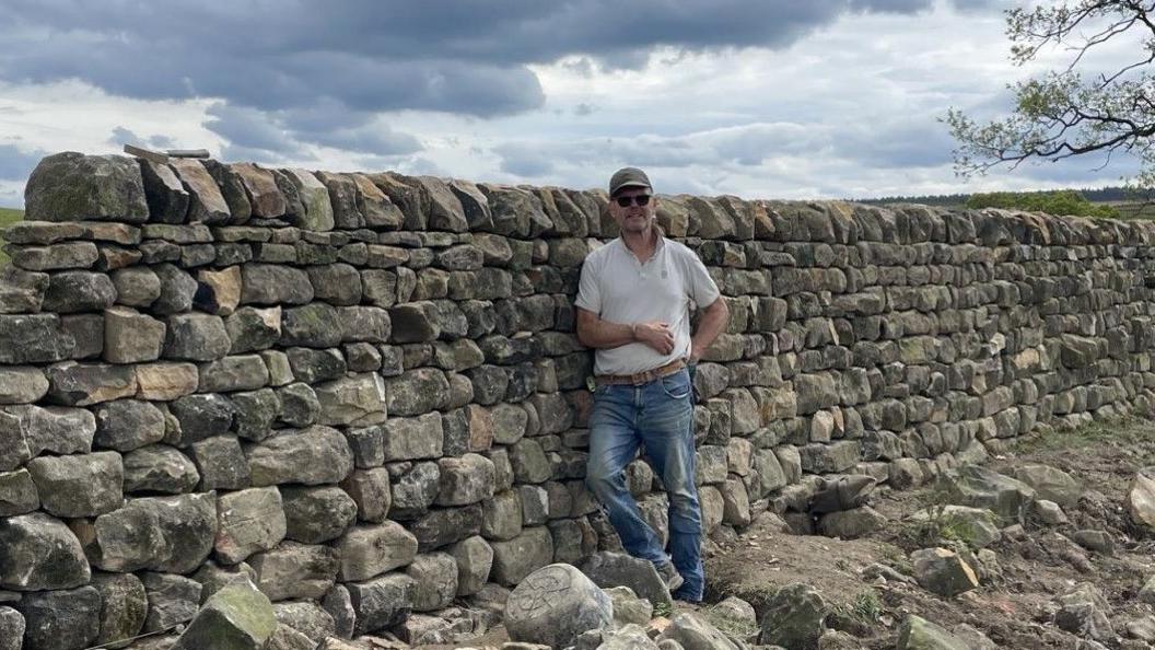 Dry stone walling still a vital countryside craft, experts say - BBC News