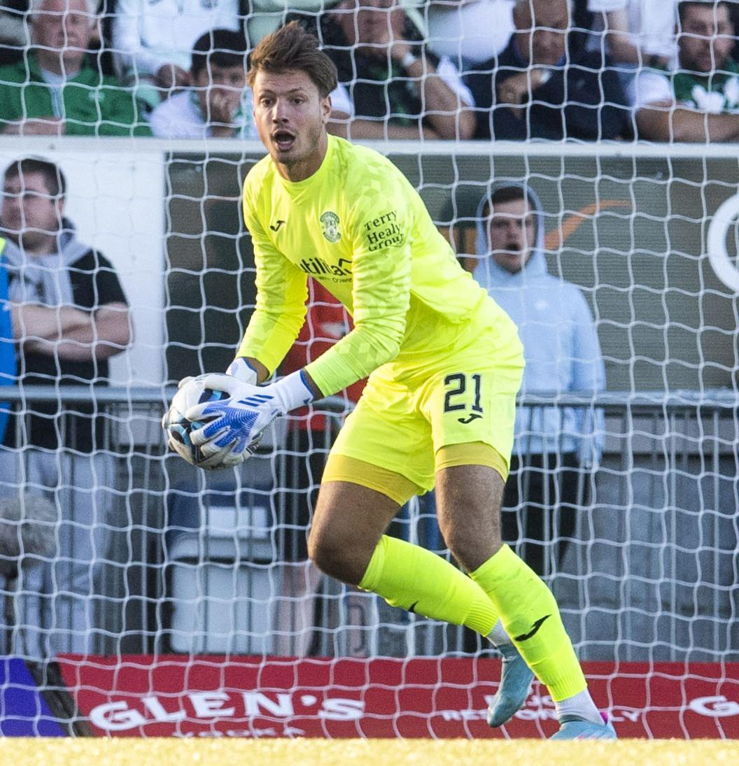 Dabrowski joins Raith after Hibs exit - BBC Sport