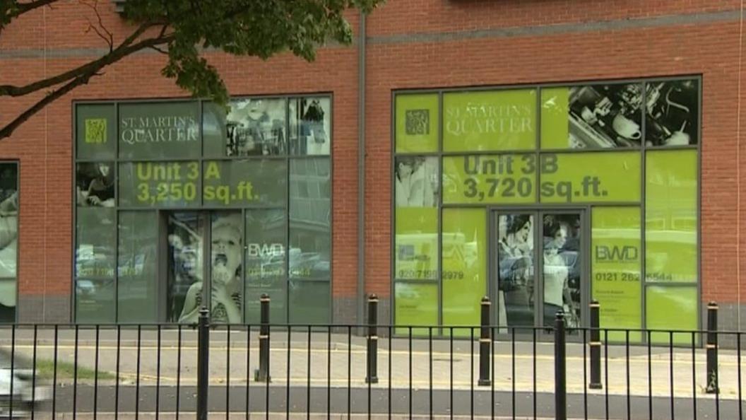 Worcester Angel Place market revamp leaves traders homeless - BBC News
