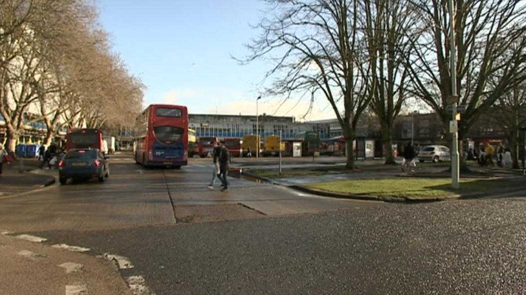 Bedford's new £8.8m bus station officially opens - BBC News