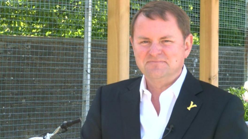 Gary Verity Tour de France chief knighted - BBC News