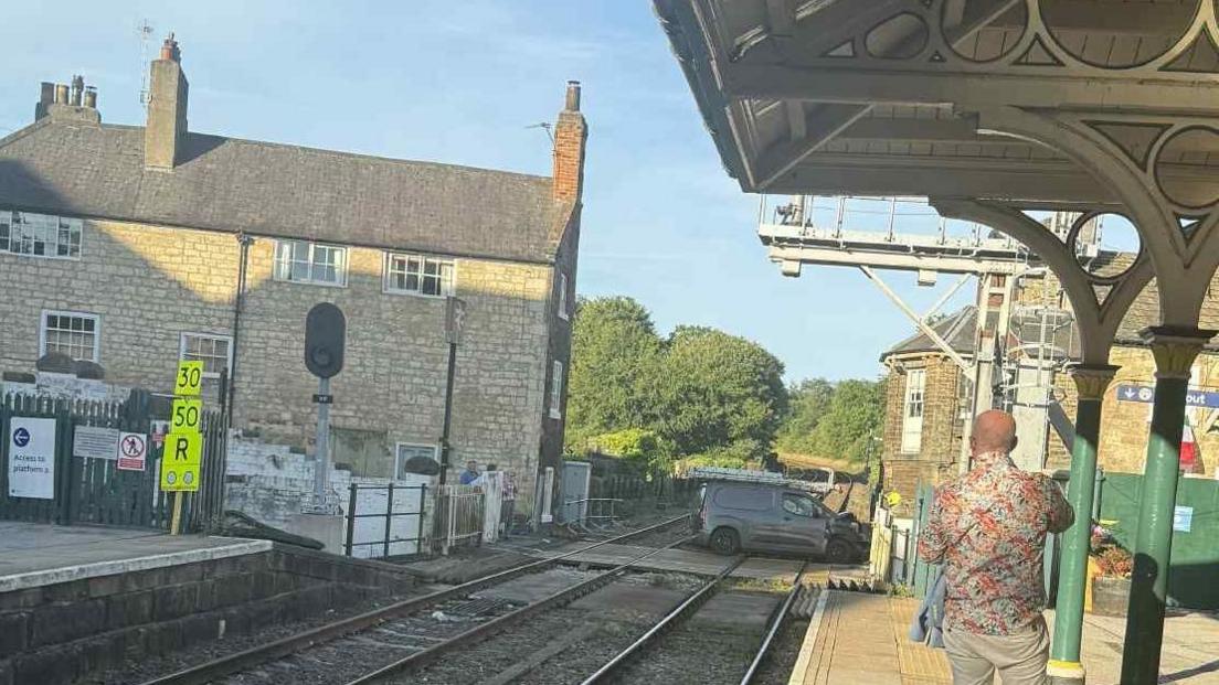 မြန်မာစာတန်းထိုးအောကား vk it was tricky securing parking