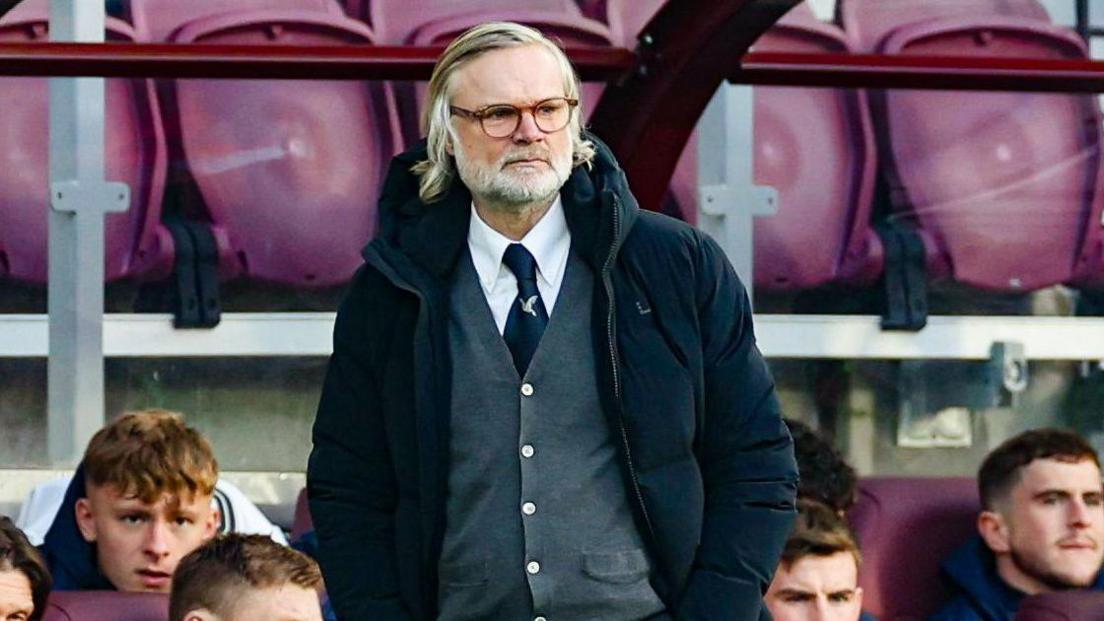 Pressley braced for Rangers pressing - BBC Sport
