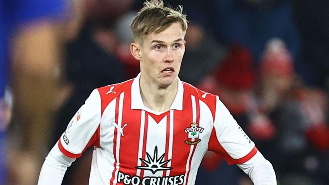 Cameron Bragg: Southampton midfielder extends contract until 2027 - BBC ...