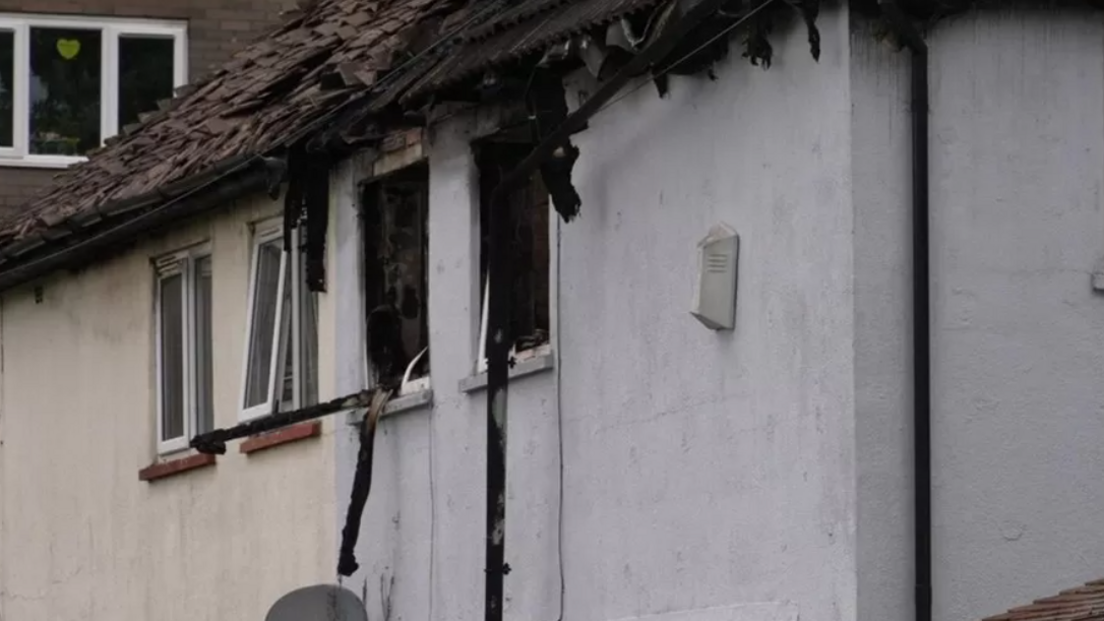 Cardiff fire: Man dies in hospital after Rumney blaze - BBC News