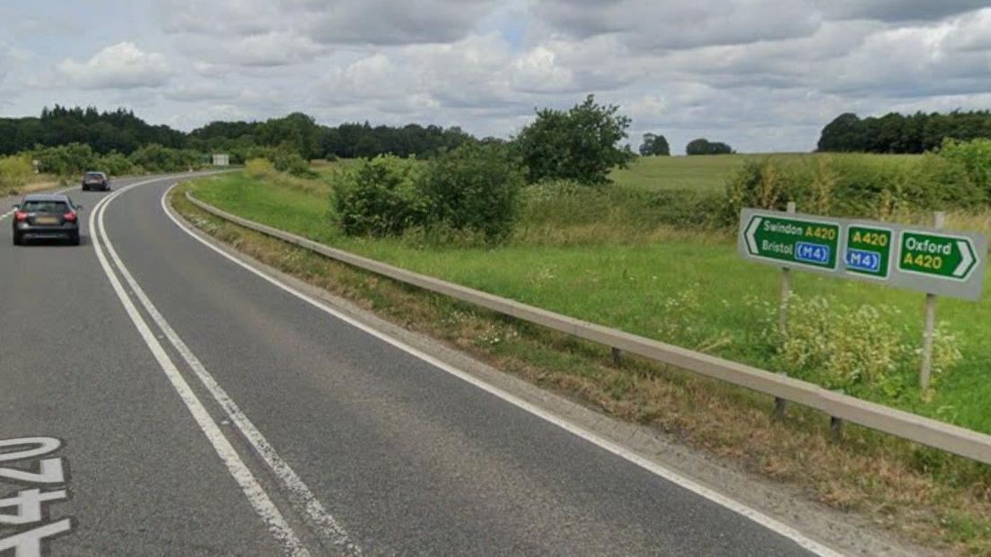 Driver dies in collision with lorry on A420 in Oxfordshire - BBC News