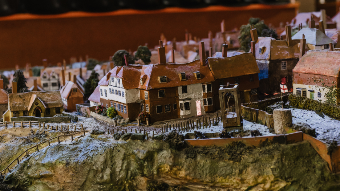 The survival and renaissance of a hand‑carved replica of Rye - BBC News