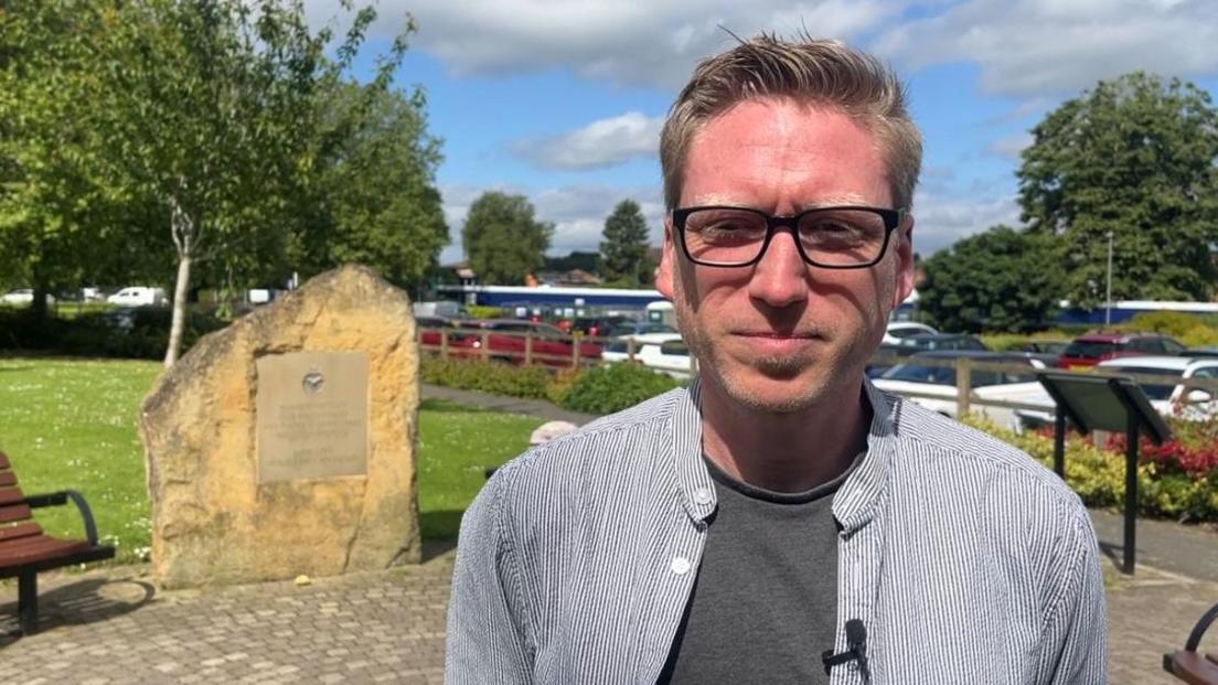 Reform-led council creates new DOGE role in Worcestershire - BBC News