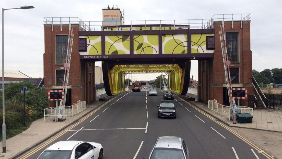 Hull North Bridge to close for two weekends during resurfacing work ...