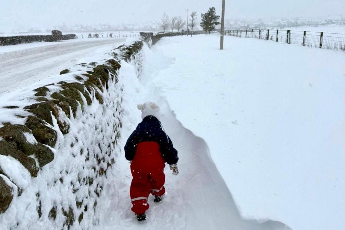 Aberdeenshire Council declares major incident as snow continues to fall ...