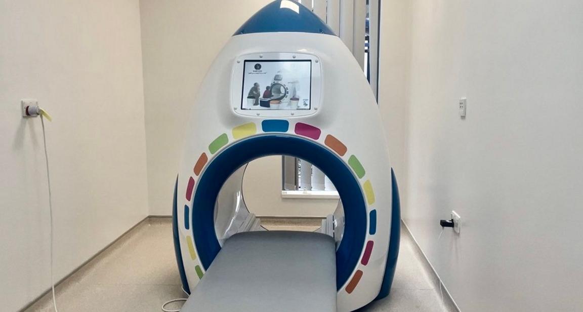 'MRI simulator shaped like rocket means I'm less scared of scans' - BBC ...
