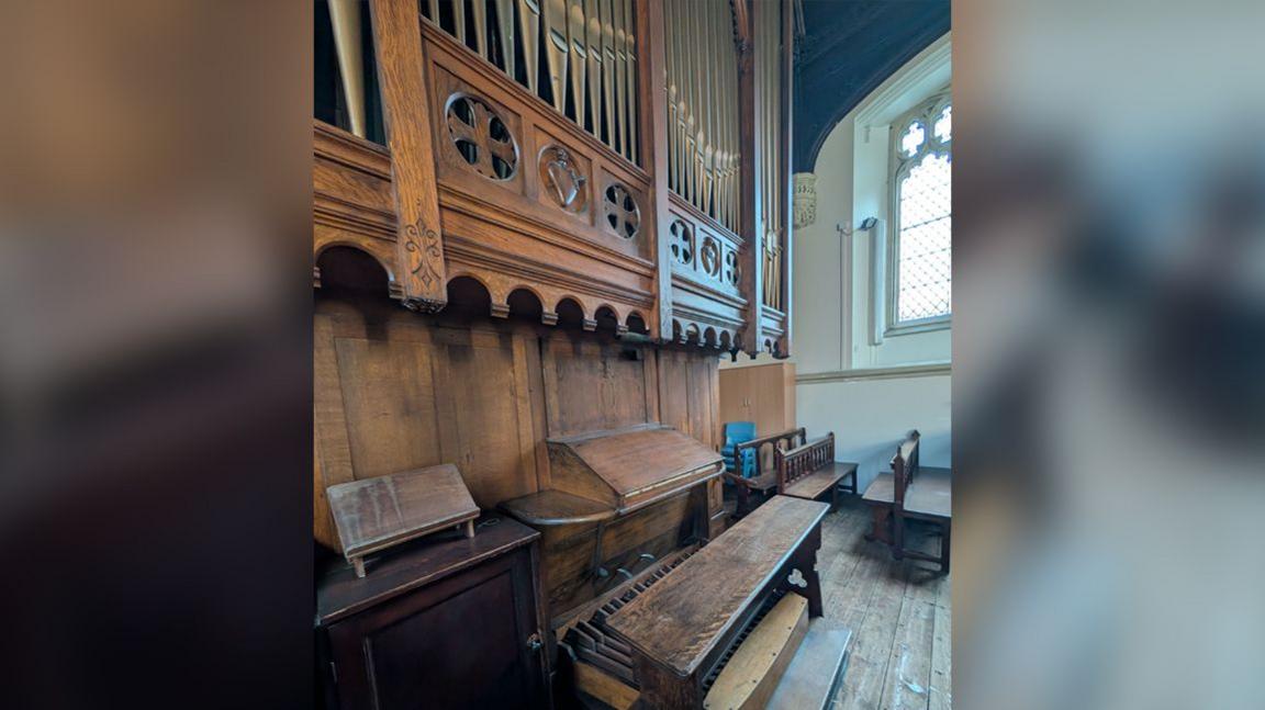 Hammersmith school's pipe organ 'one of rarest in Europe' - BBC News