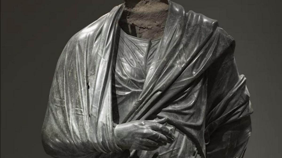 Social media account about bums in art leads to published book - BBC News