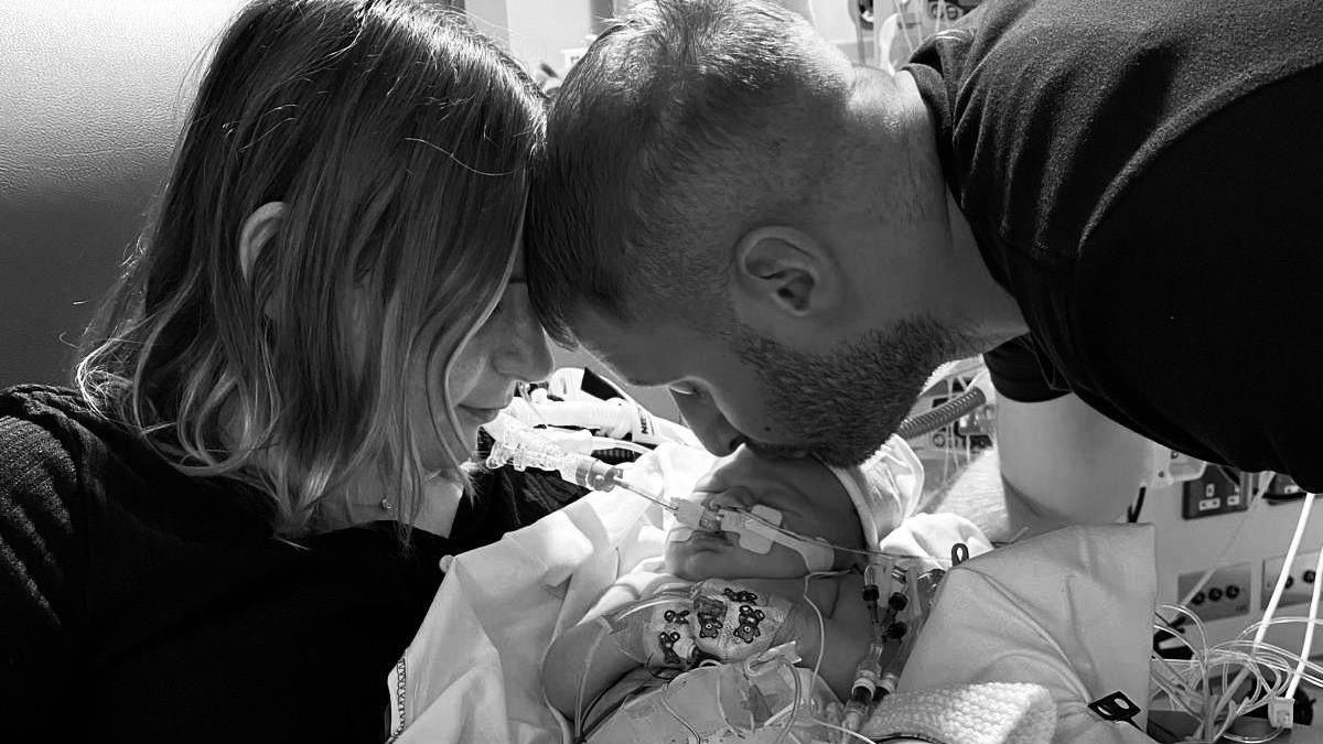 'Hospital played Russian roulette with our baby's life' - BBC News