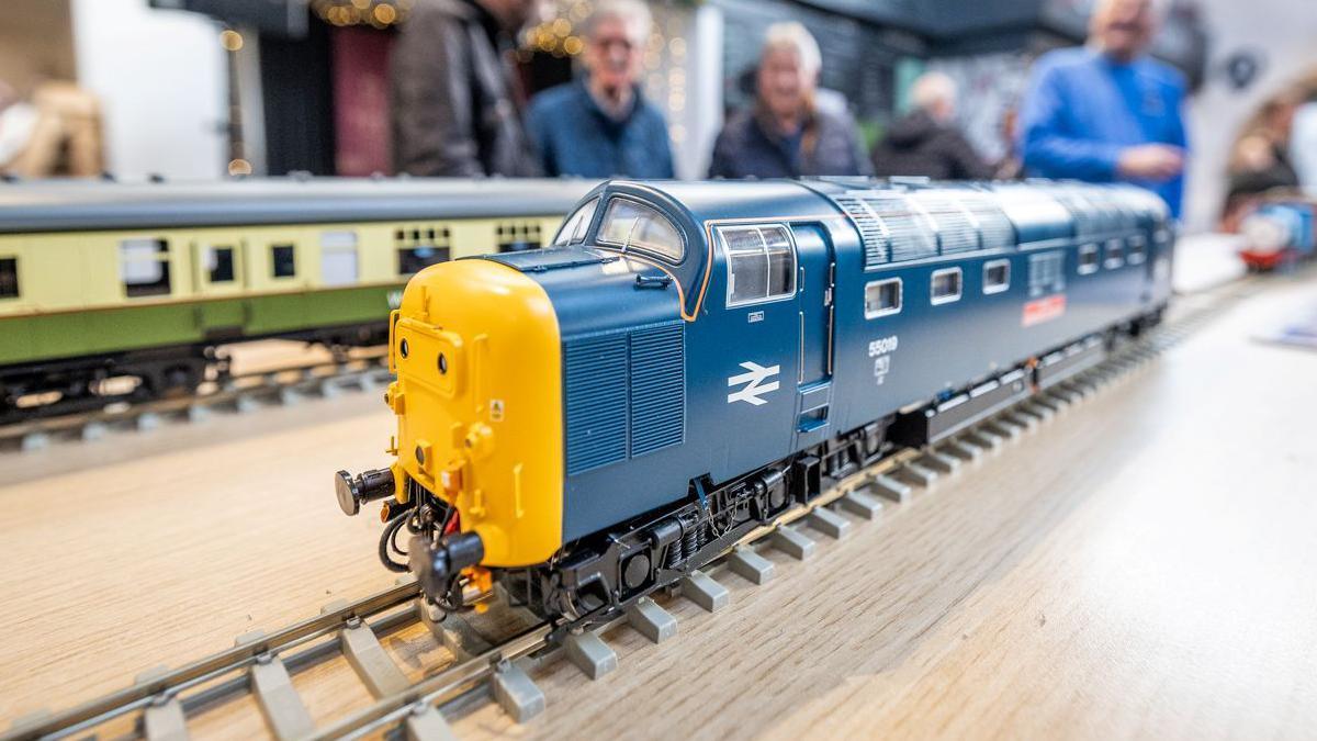 Inverness' Victorian Market model railway back on track - BBC News