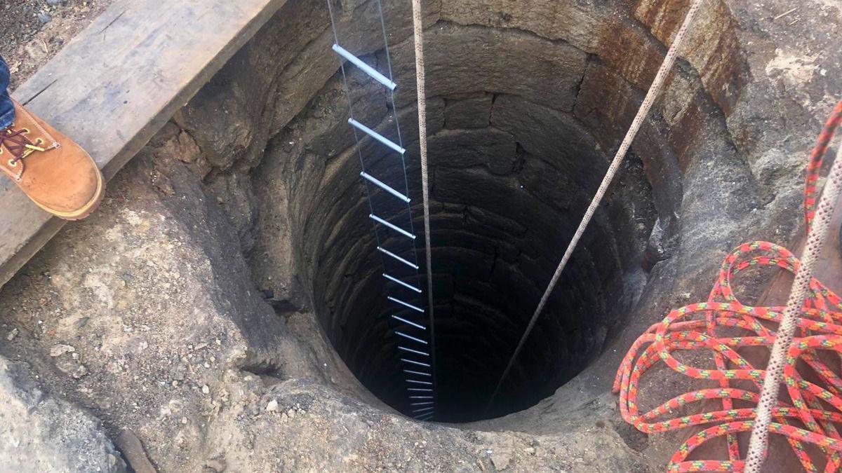 Builders discover medieval well in Ripon city centre - BBC News