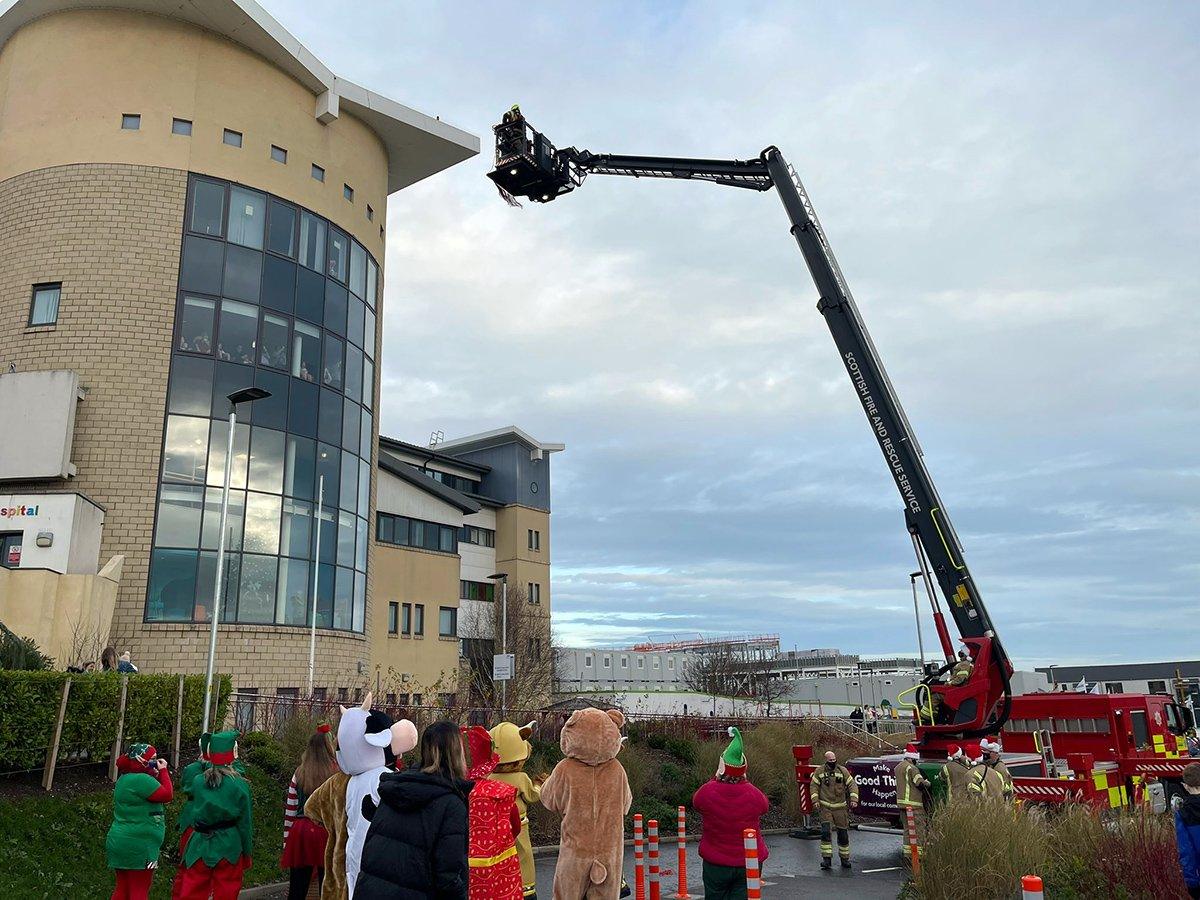 Flying Santa raises spirits at Royal Aberdeen Children's Hospital - BBC ...