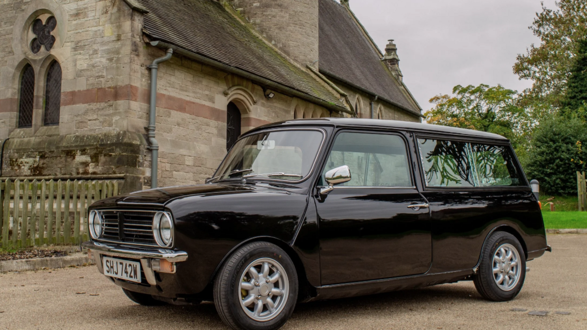 Mini hearse 'perfect' Stoke-on-Trent project to honour grandad - BBC News
