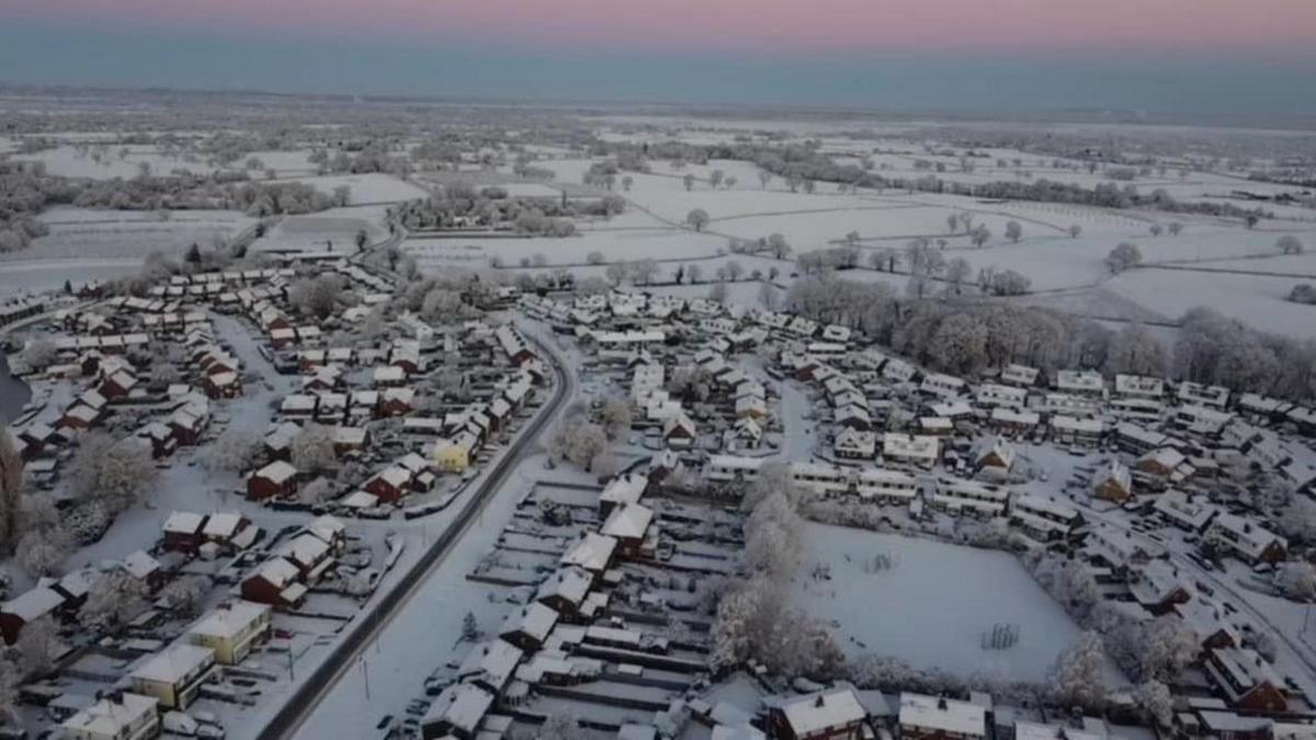 Amber weather warning issued for heavy snow across West Midlands - BBC News