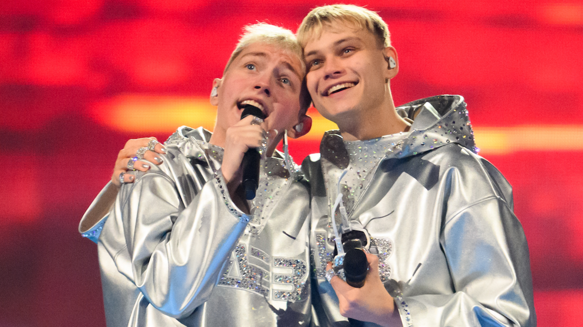 Look Mum No Computer: UK's Eurovision entrant says his song Eins, Zwei ...