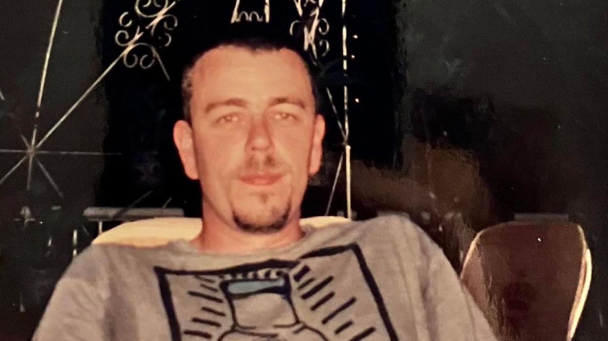 Met spy Mark Jenner admits relationship was 'open secret' - BBC News