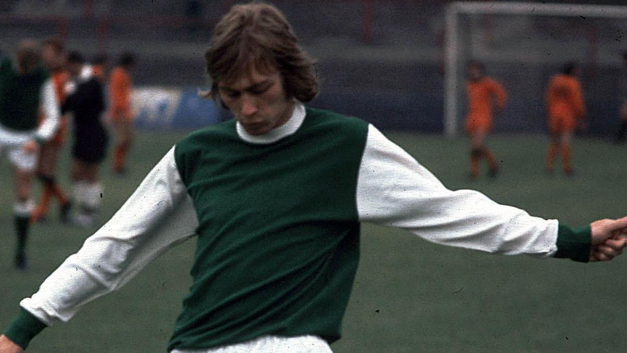 Hibs legend Alex Cropley dies at age 75 - BBC Sport