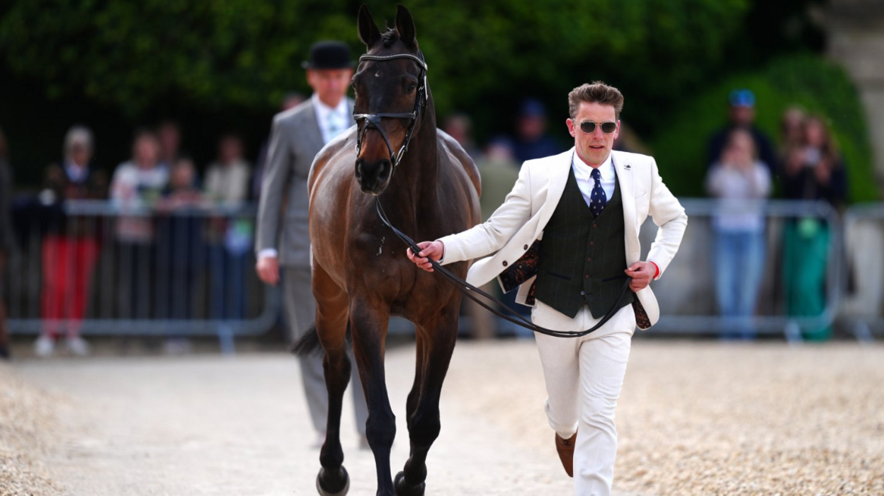 In Pictures: Badminton Horse Trials and David Attenborough - BBC News