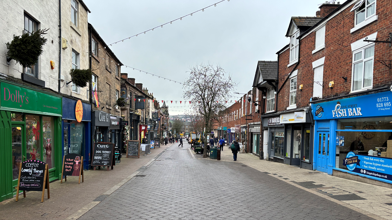 Award-winning High Street in Belper now struggling, traders say - BBC News