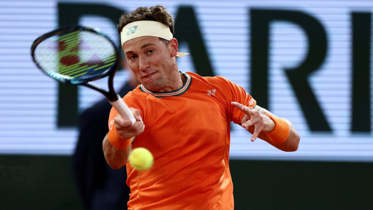 French Open 2024: Casper Ruud moves into second round - BBC Sport