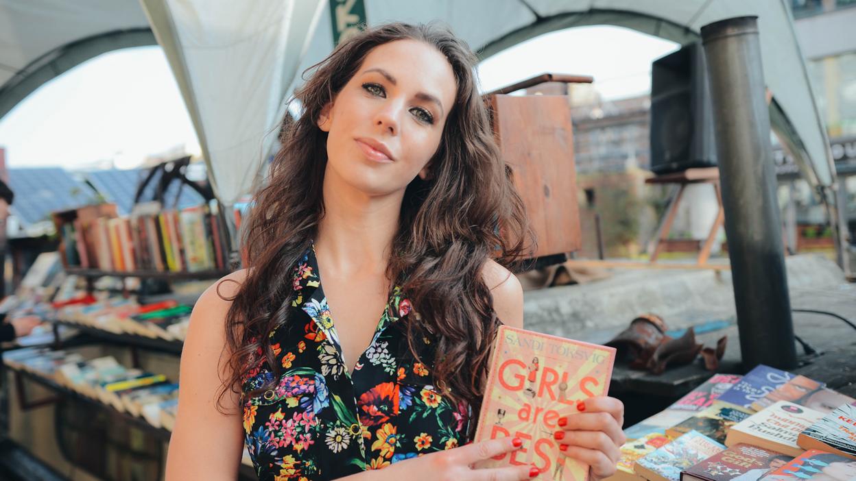 How to pull - by female dating gurus - BBC Three