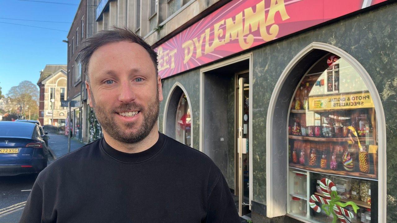 Business rates misery for independent shops in Newton Abbot - BBC News
