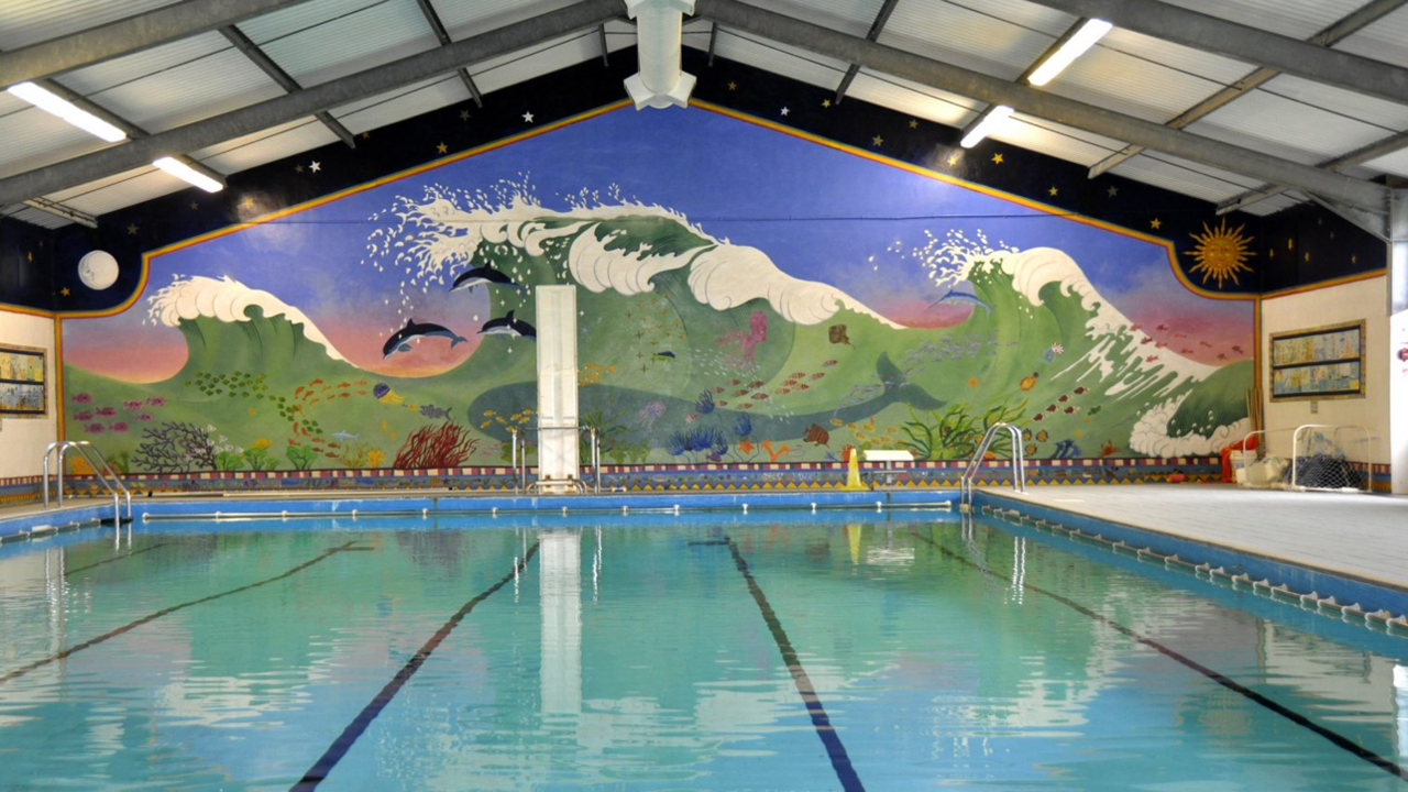 Work starts on £3.9m Bishop's Castle pool refurbishment - BBC News
