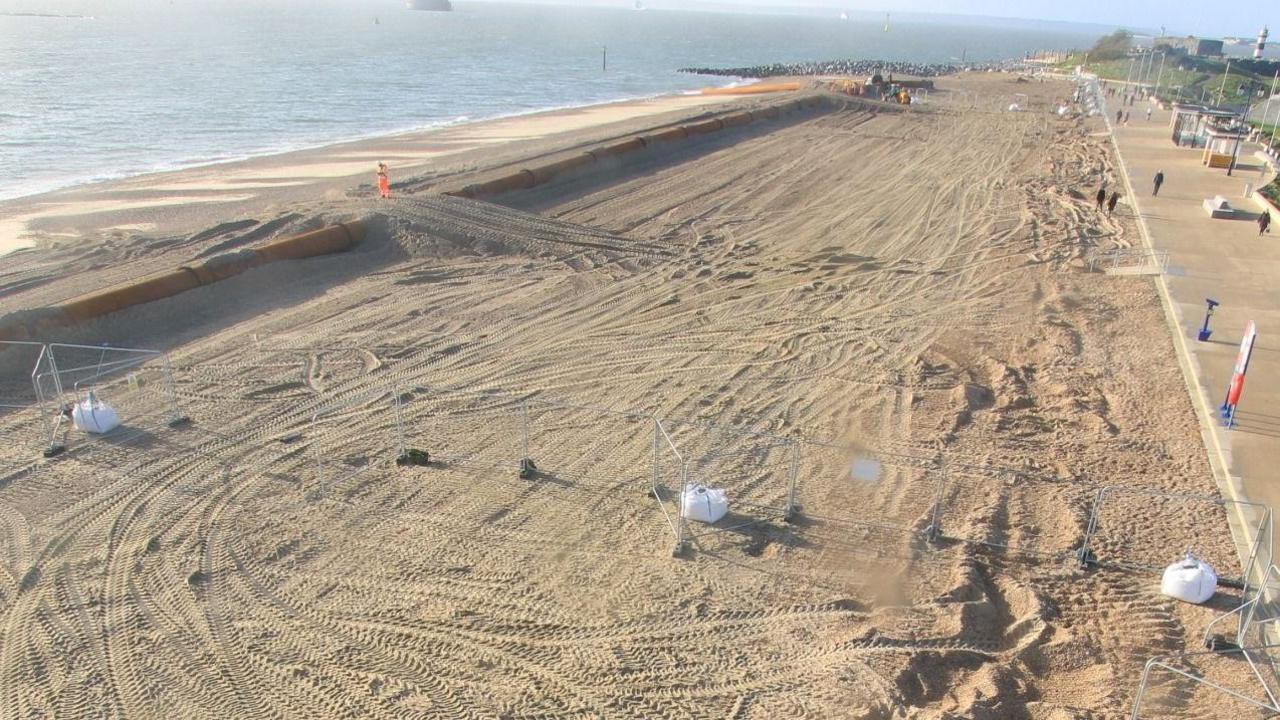 Section of Southsea beach reopens after shingle piped ashore - BBC News