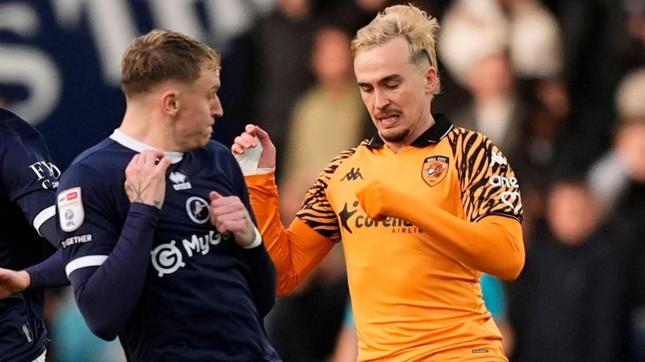 Hull City: Liam Millar fortunate to avoiod red card v Millwall - BBC Sport