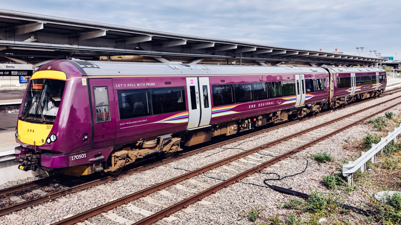 East Coast Mainline timetable revamp means more Yorkshire trains - BBC News