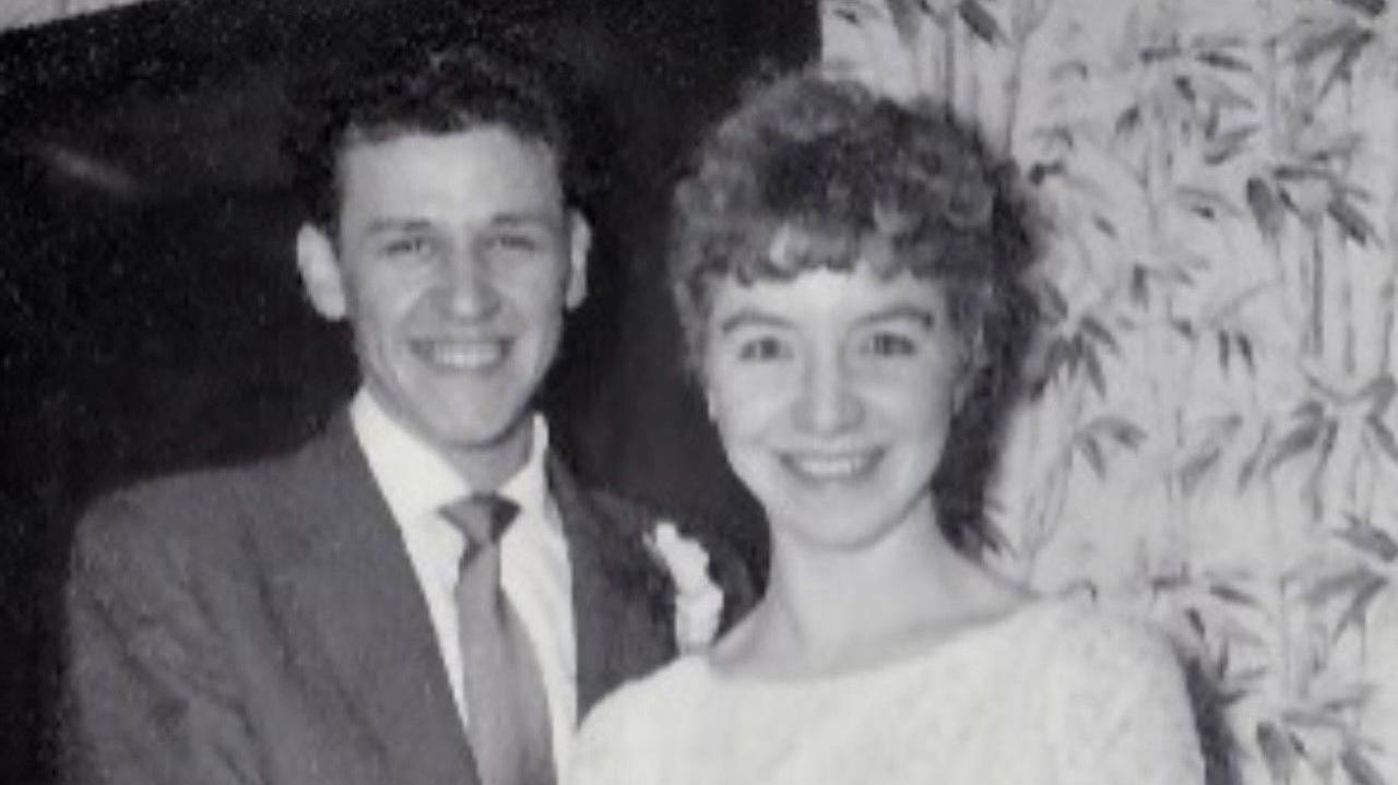 Tribute to 'amazing' Jean Kitchen after Denbighshire crash death - BBC News