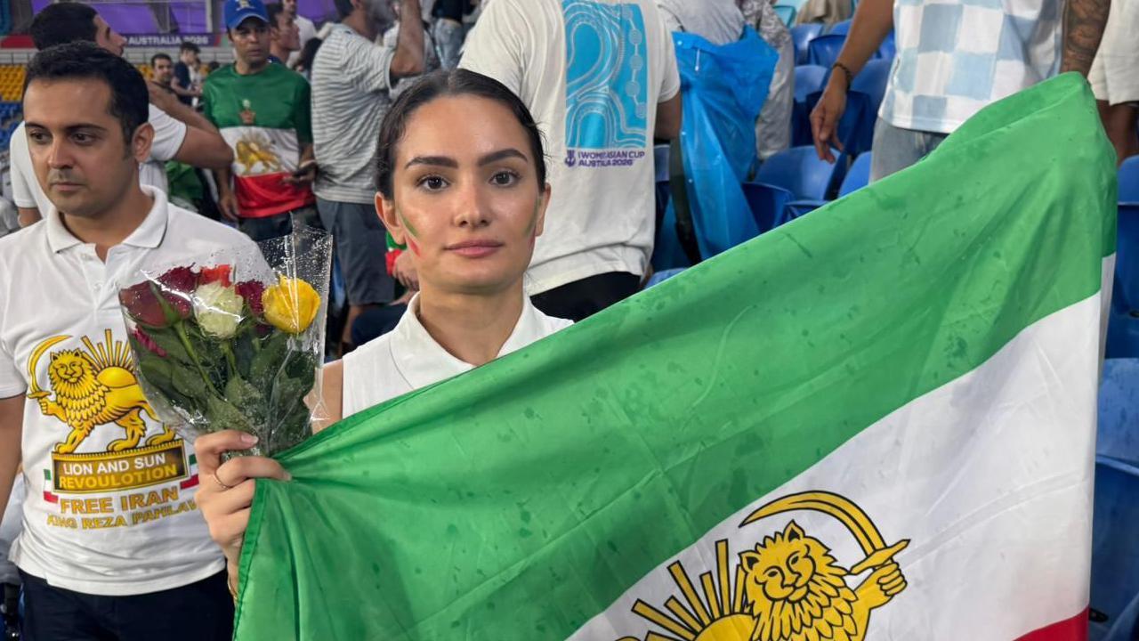 Five Iranian footballers granted Australian visas after anthem protest ...