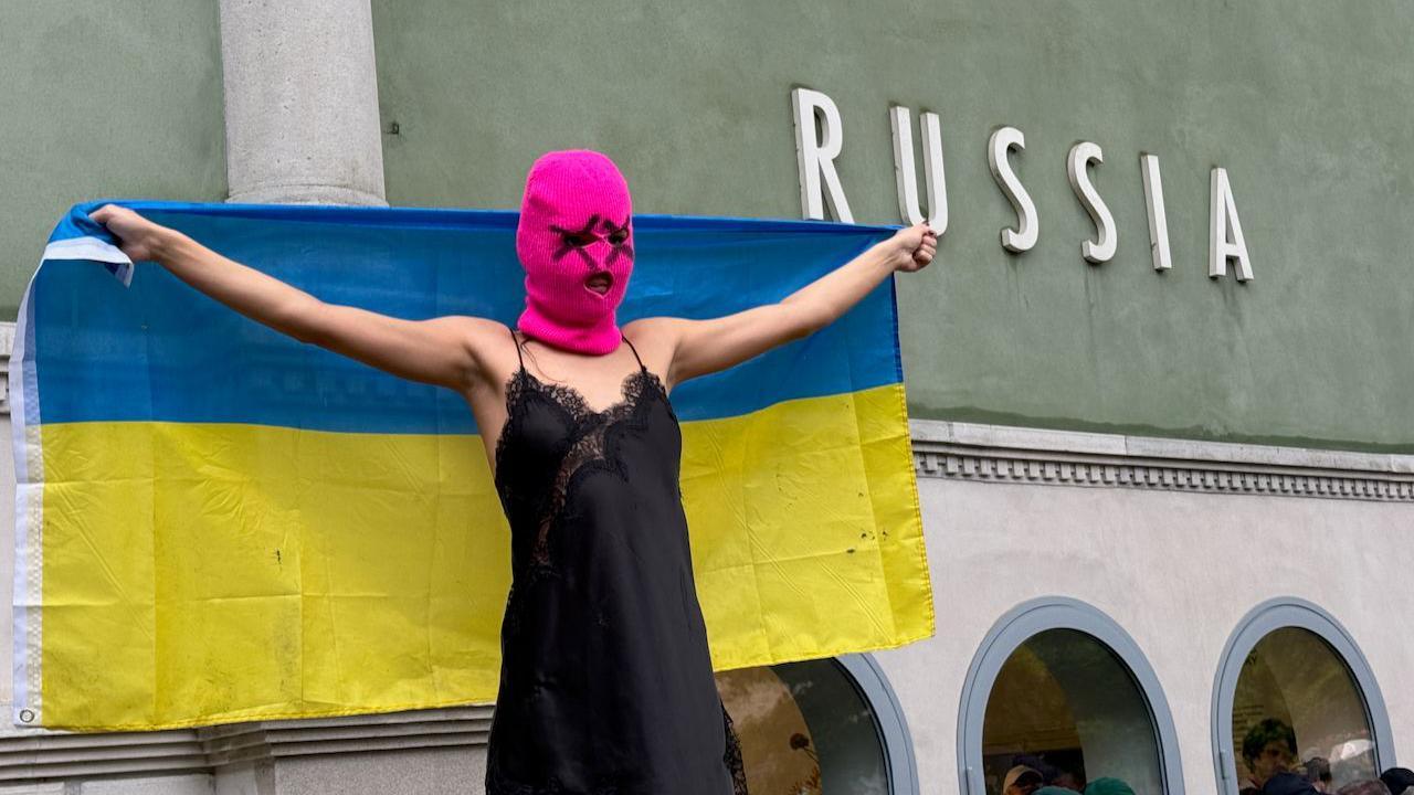 Venice Biennale faces backlash after including Russia - BBC News