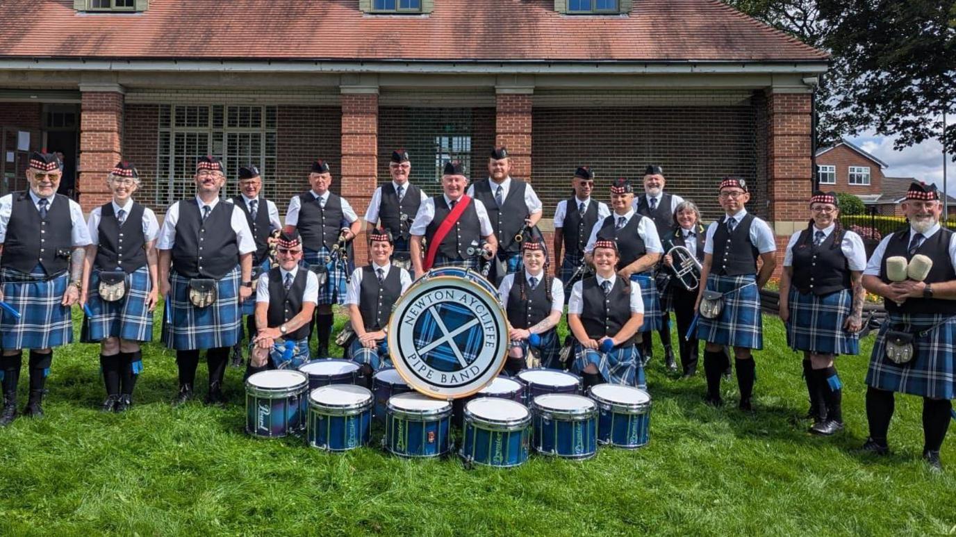 Newton Aycliffe Pipe Band bounces back with membership boost - BBC News
