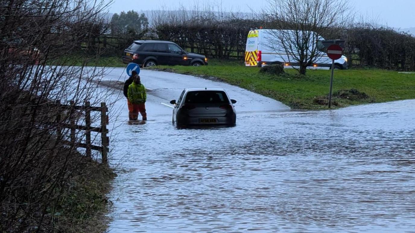 Warning more South West rain may lead to 'exacerbated' flooding - BBC News