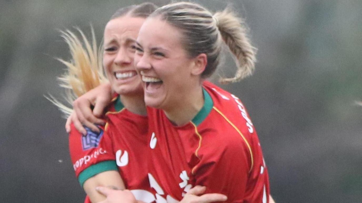 Women's FA Cup: Gwalia United 4-1 Swindon Town - BBC Sport