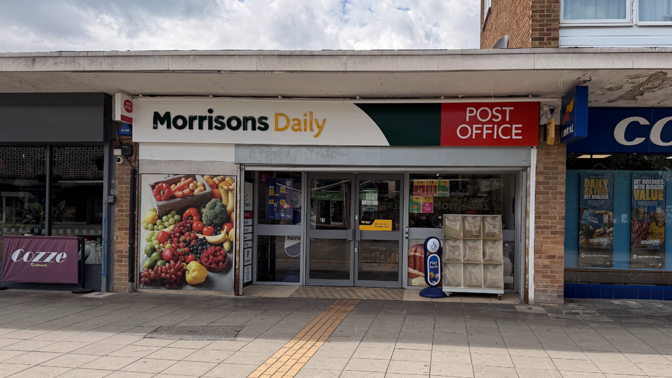 Woodley set to lose Post Office as convenience store shuts - BBC News