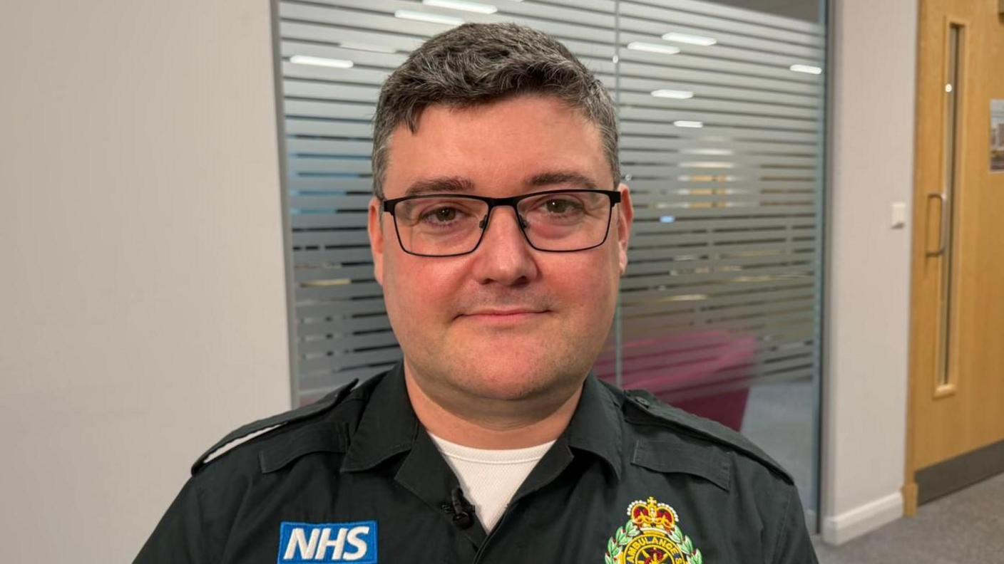 East Midlands Ambulance Service 'cannot improve delays alone' - BBC News